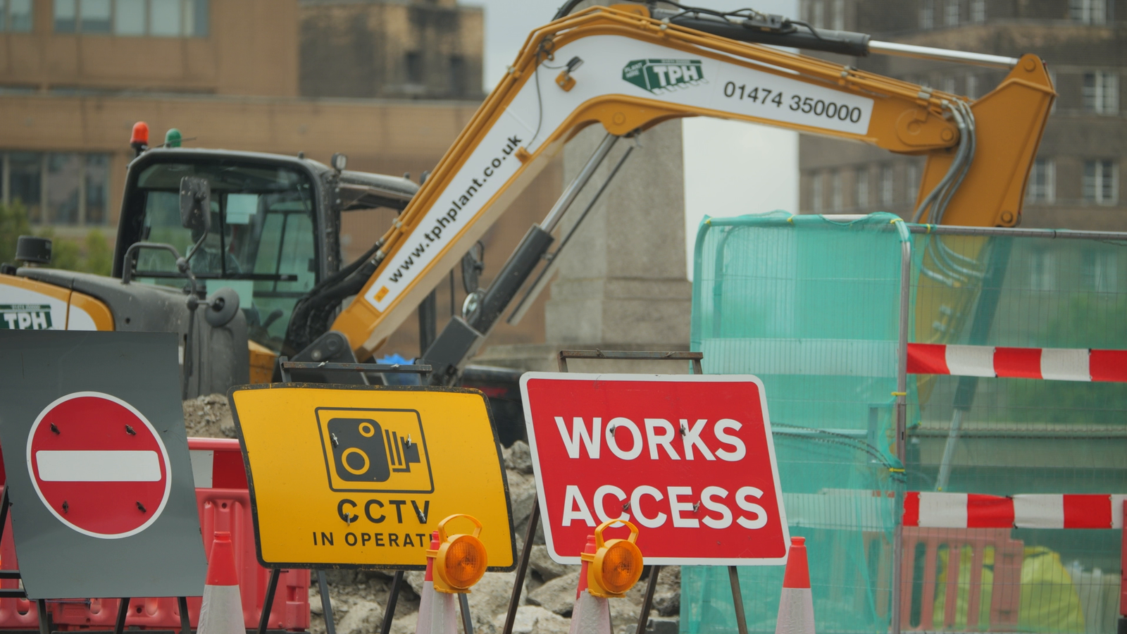 UK Roadworks Surge Due to Broadband Rollout and Infrastructure Projects ...