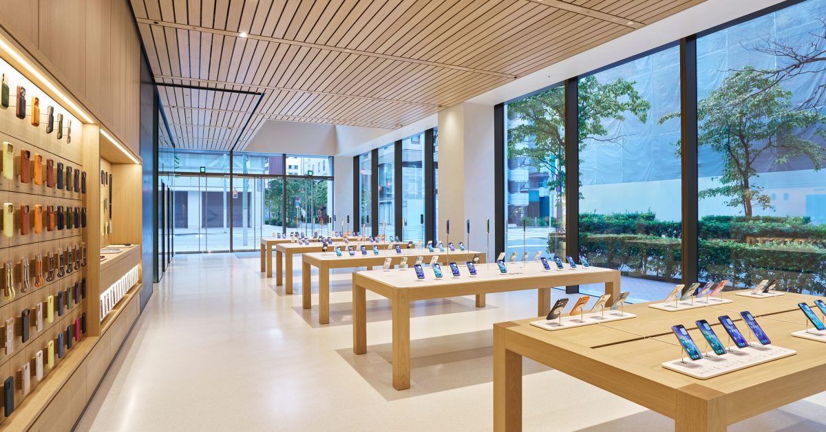 Apple Stores Take Action to Prevent Scratches on iPhone 17 Display ...