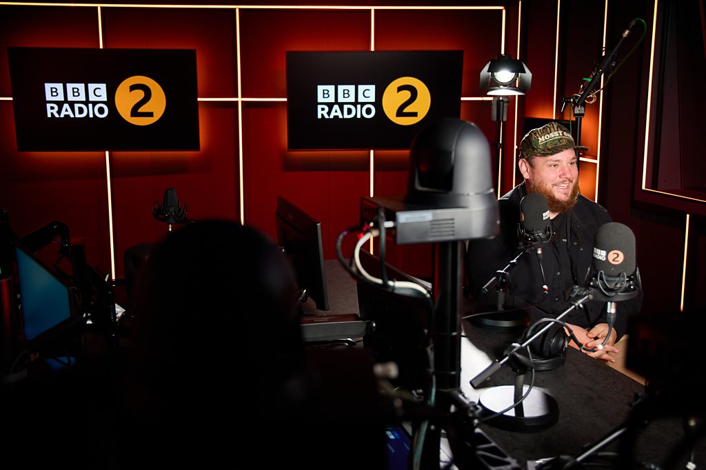 Inside Luke Combs’ Backstage Experience at the Grand Ole Opry ...
