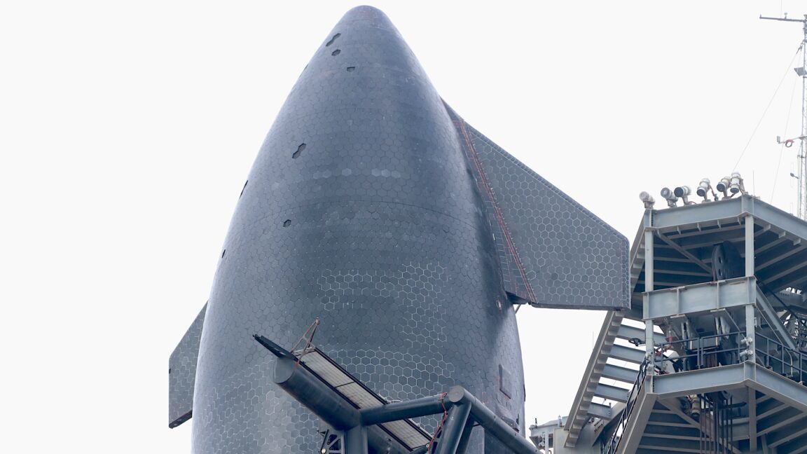 SpaceX’s Starship Faces Major Heat Shield Challenge, Echoing NASA’s ...