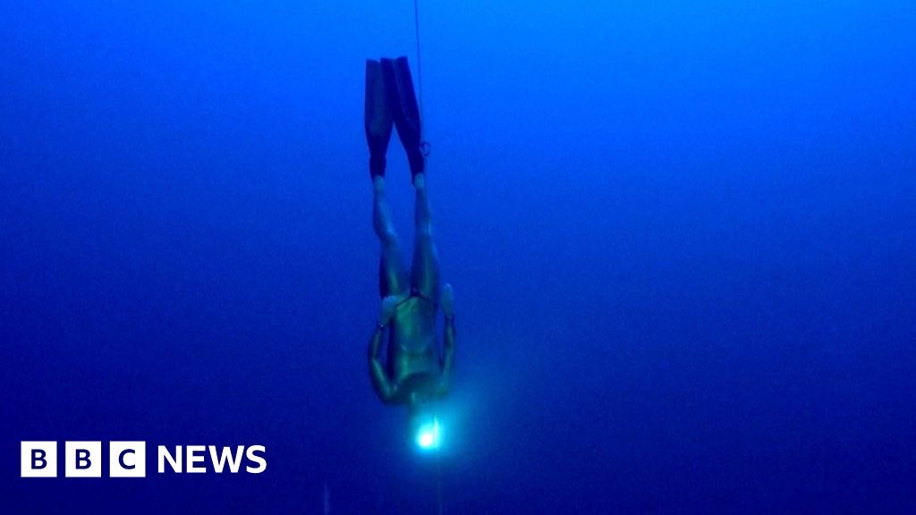 Russian Freediver Sets New 126m World Record at AIDA Championships ...