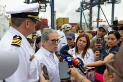 Panama’s Health Minister Tours USNS Comfort During Continuing Promise ...