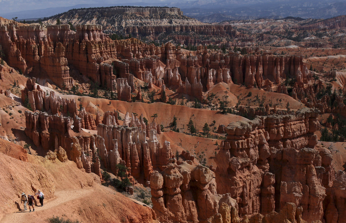 Bipartisan Efforts Aim to Keep National Parks Open During Government ...