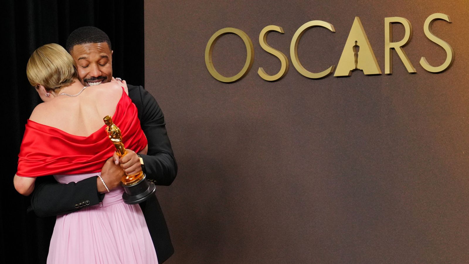 Highlights and Behind-the-Scenes Moments in the Oscars Winners’ Room ...