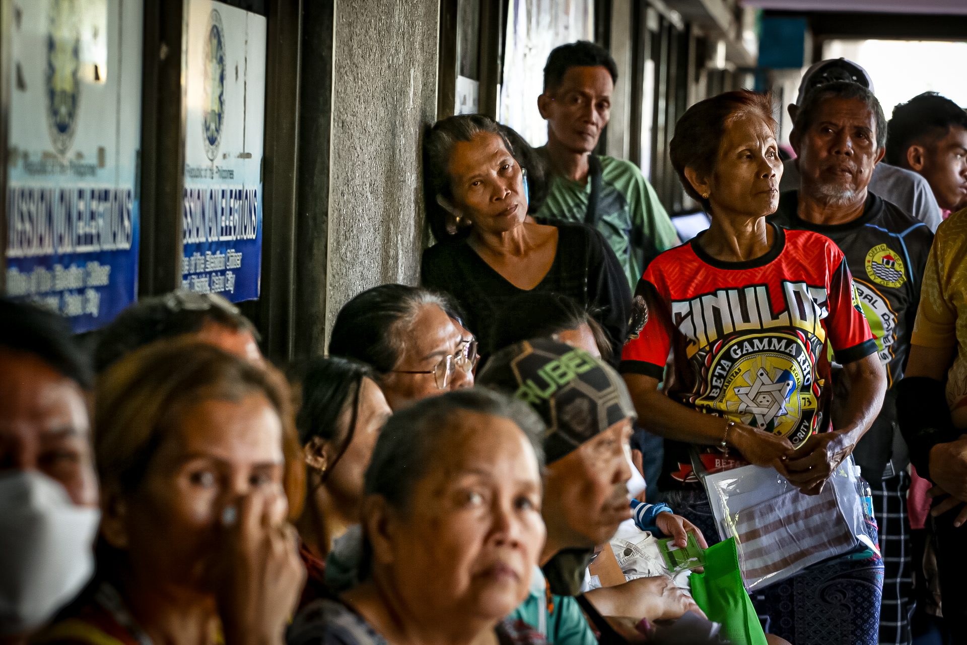 Habal-habal drivers line up at Comelec to secure voter certificates for ...