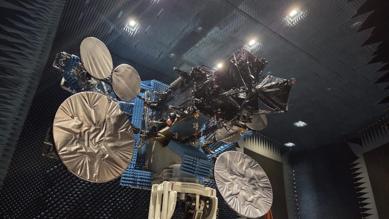 Lanzamiento exitoso del satélite Dror-1 de IAI con la colaboración de ...