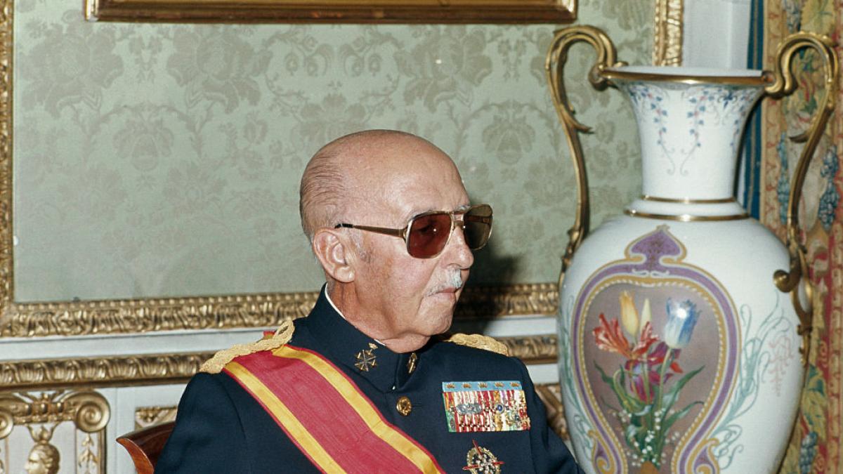 Forense confirma que Francisco Franco falleció el 19 de noviembre de ...